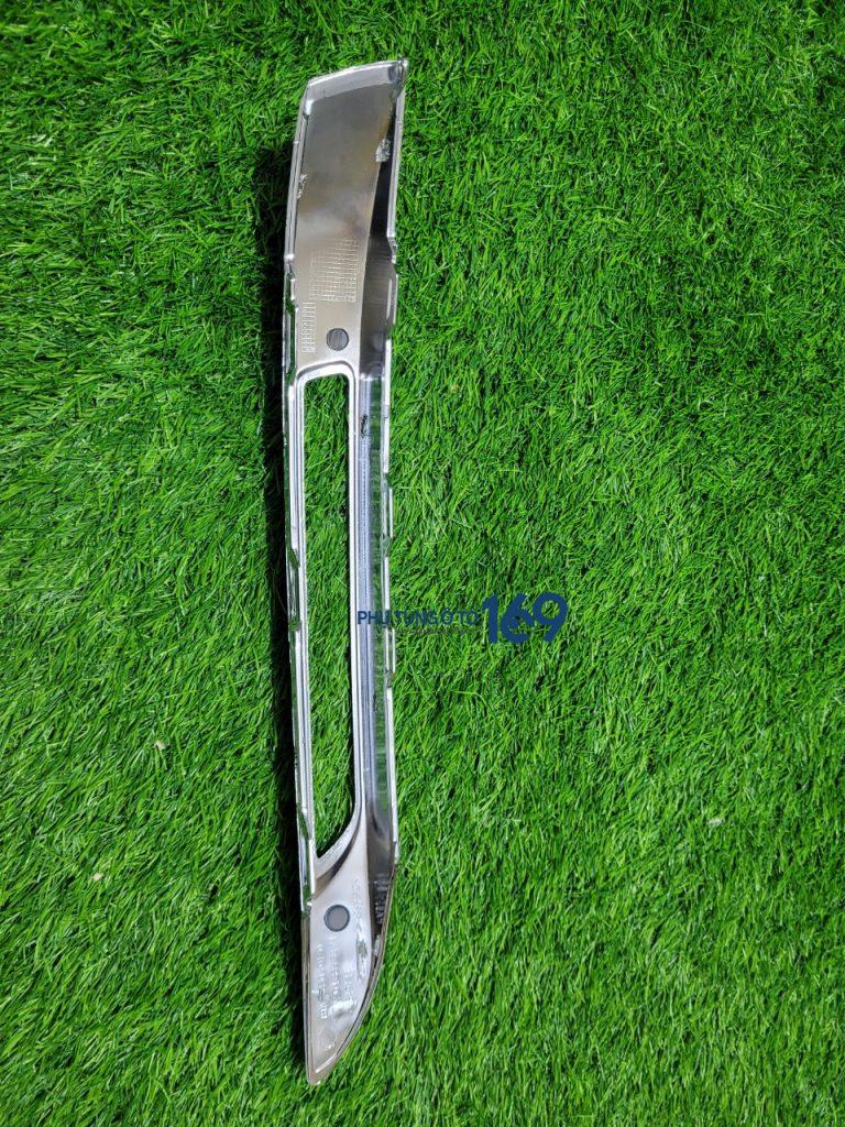 Ốp đèn gầm Mercedes GLK250 2012 - 2015 2048853374 - Phụ Tùng 169