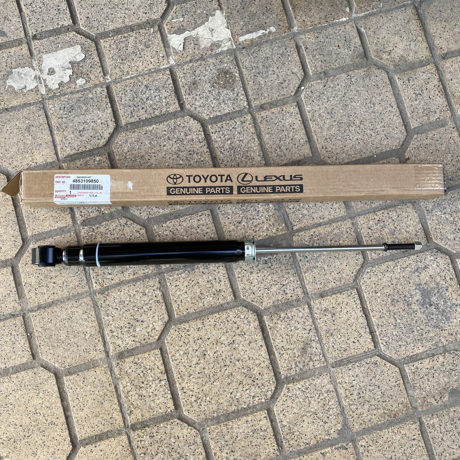 Giảm xóc sau Sienna 2007 - 2013 4853109850 - Phụ Tùng 169