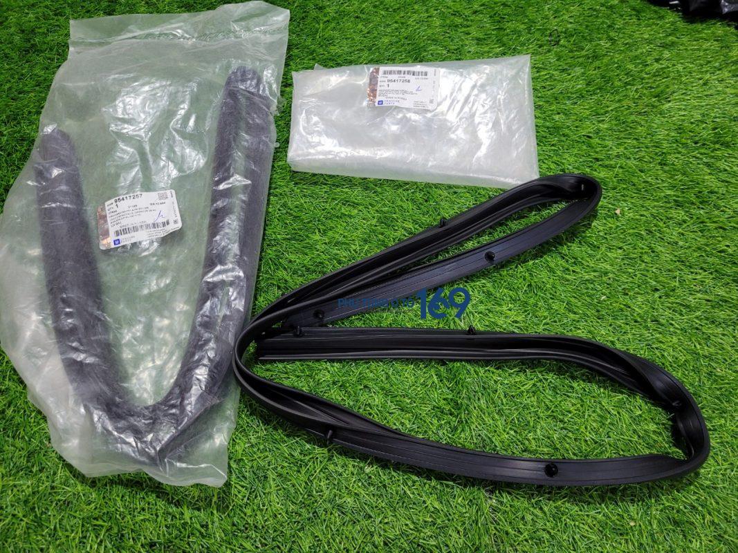 Gioăng thân cửa dưới Cruze 2009-2012 95417258 - Phụ Tùng 169