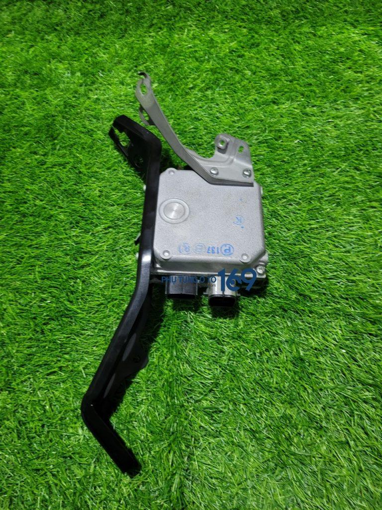 Hộp điều khiển thước lái Lexus Ls220 2005-2013 8965050150