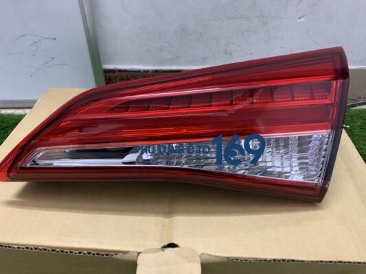 Đèn hậu miếng trong phải Vios 2018-2023 81581-0D490